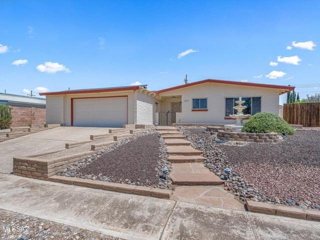 9327 E Hermosa Hills Dr, Tucson, AZ 85710