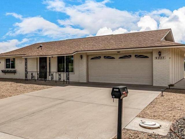 9327 W Spanish Moss Ln, Sun City, AZ 85373