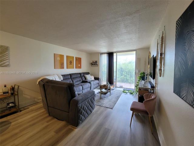 9320 Fontainebleau Blvd, Unit 510, Miami, FL 33172 | MLS #A11951