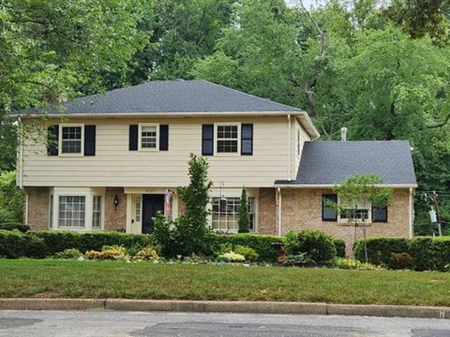 9320 Lakeland Dr, Henrico, VA 23229