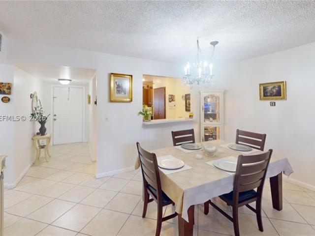 9320 Sunrise Lakes Blvd Apt 303, Sunrise, FL 33322