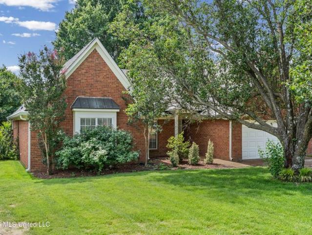 9321 Hickory Dr, Olive Branch, MS 38654