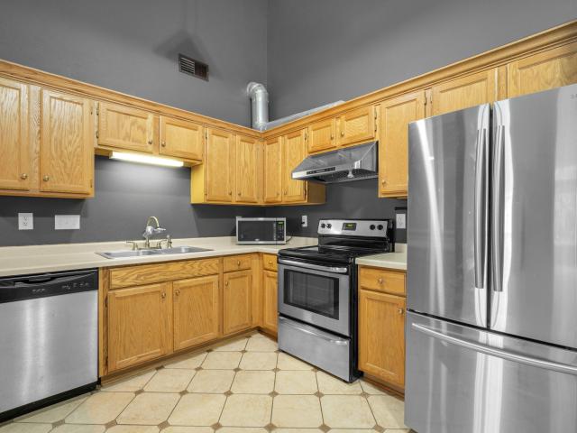 9322 W Loomis Rd, Unit 5
