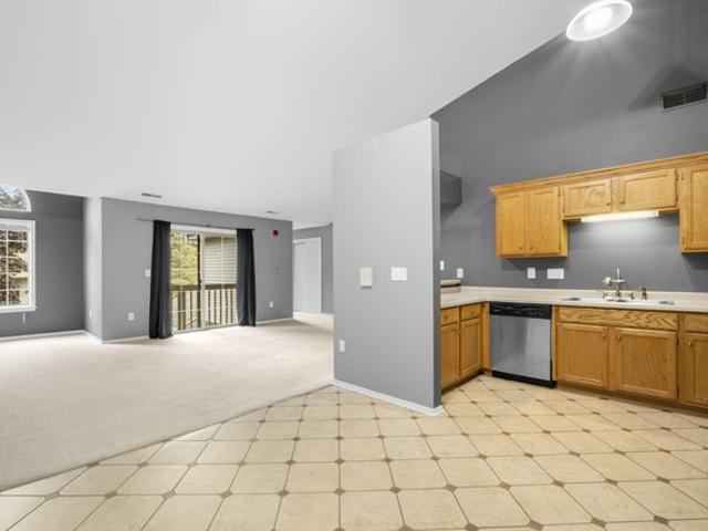 9322 W Loomis Rd Unit 5, Franklin, WI 53132