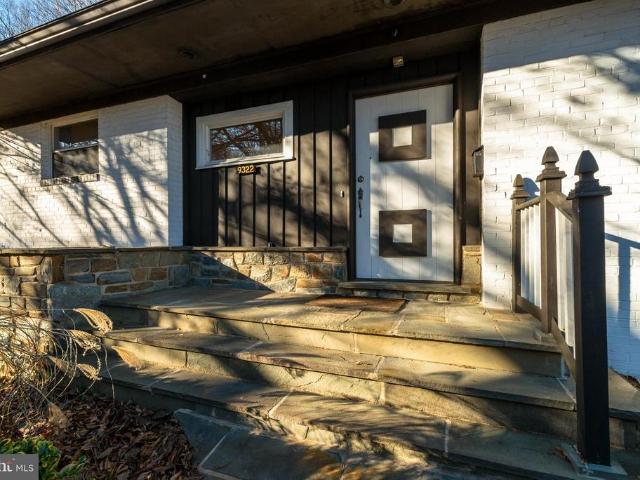 9322 W Parkhill Drive