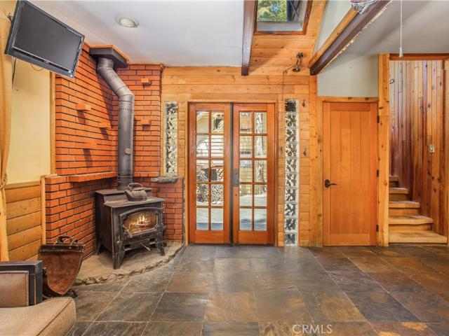 9323 Cedar Dr