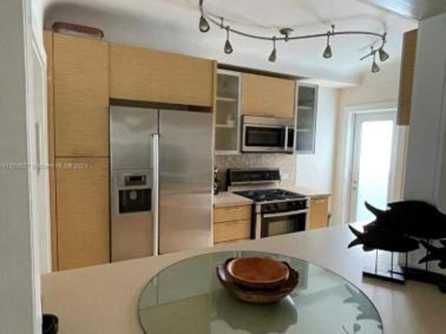 932 15th St #4, Miami Beach, FL 33139