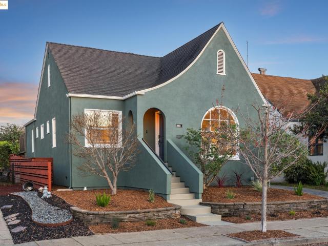 932 33rd Street