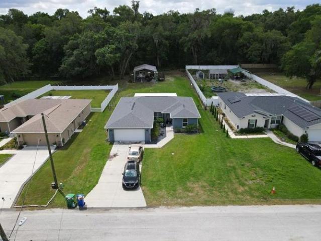 932 Barwick St, Wildwood, FL 34785