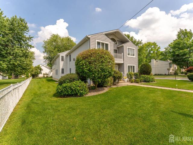 932 Beatrice Parkway