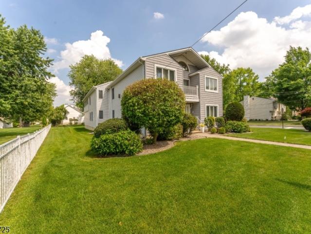 932 Beatrice Pkwy