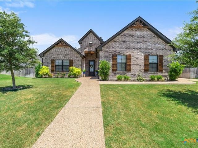 932 Gallant Fox Rd, Hewitt, TX 76643