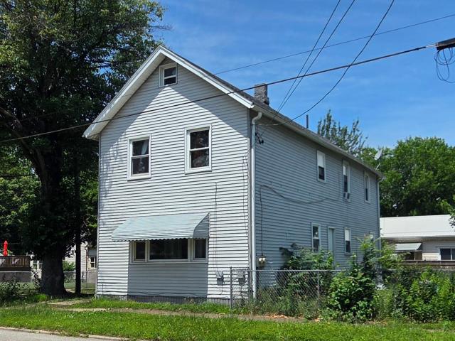 932 E 5TH Street 2