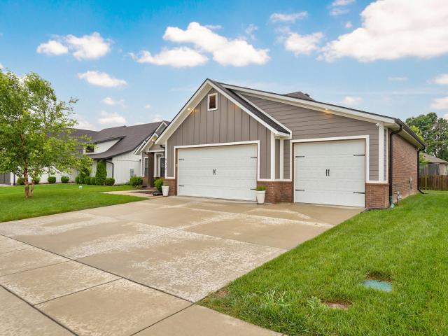 932 E Downshire Drive