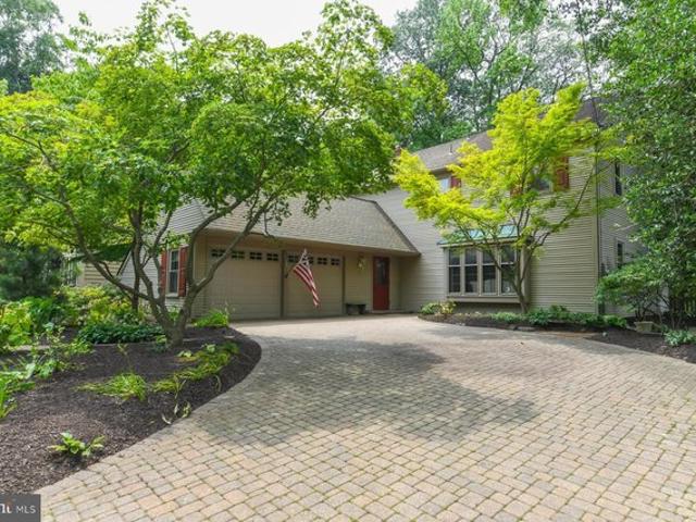 932 Locksley Ln, West Deptford, NJ 08096