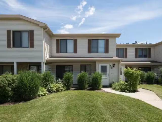 932 MONROE Court, Vernon Hills, IL 60061