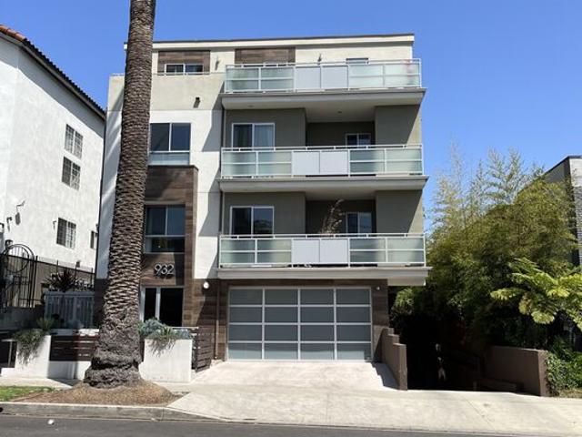 932 N Alfred St, Unit PH1, Los Angeles, CA 90069 | MLS #26671 | Compass