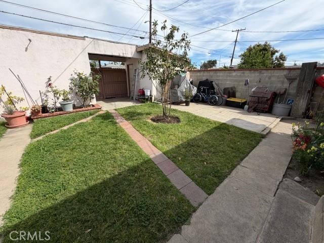 932 N Harbor