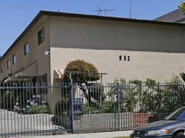 932 S Gramercy Pl, Los Angeles, CA 90019