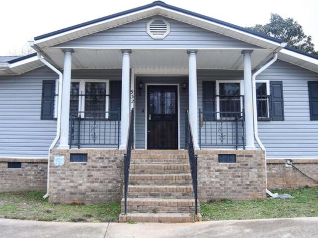 932 Parker St, Anniston, AL 36201