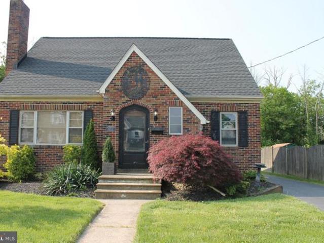 932 W Mill St, Quakertown, PA 18951