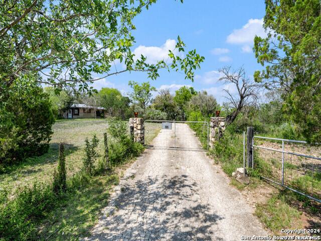 932 Toepperwein Rd