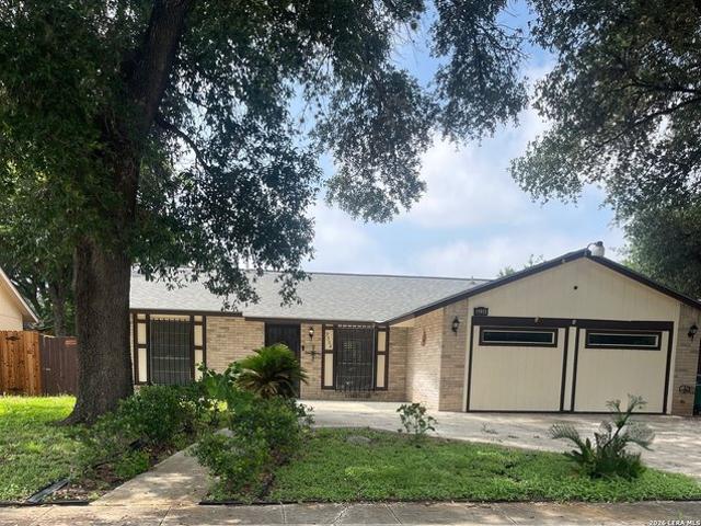 9334 Cliff Way St, San Antonio, TX 78250