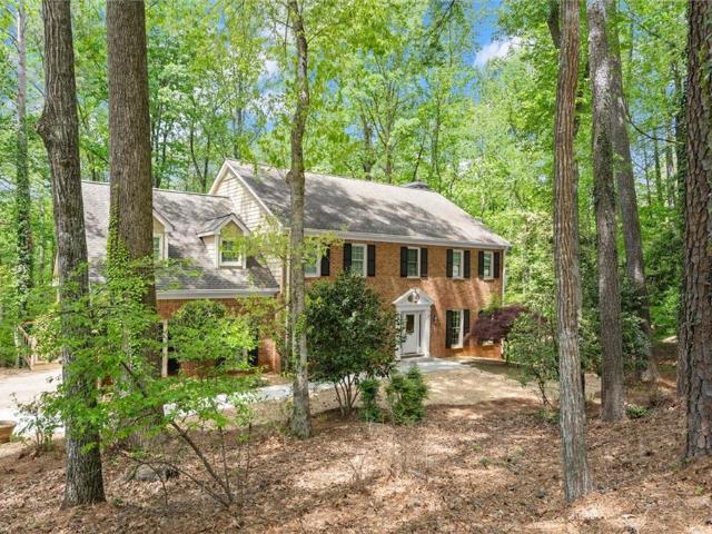 9335 Huntcliff Trace