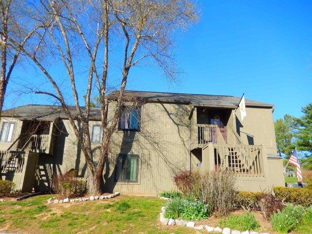 9335 S Lake Ridge Dr, Bloomington, IN 47401