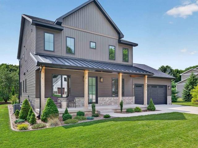 9336 E Summerfield Dr, Traverse City, MI 49684