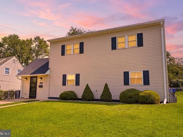 9337 Andover Rd, Philadelphia, PA 19114