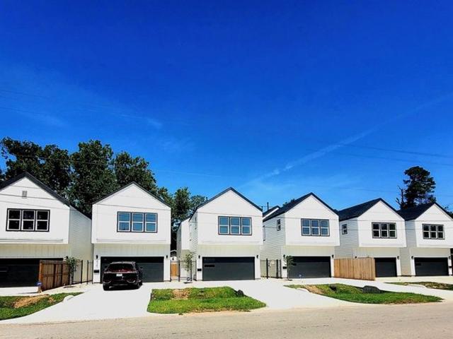 9339 Lavender St, North Houston, TX 77016