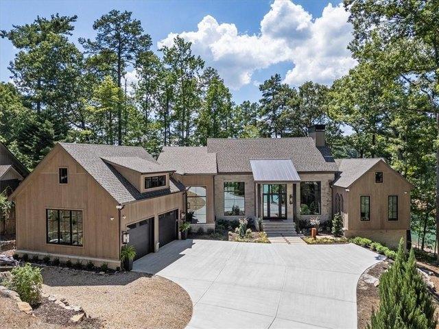 9330 Lisa Cir, Gainesville, GA 30506