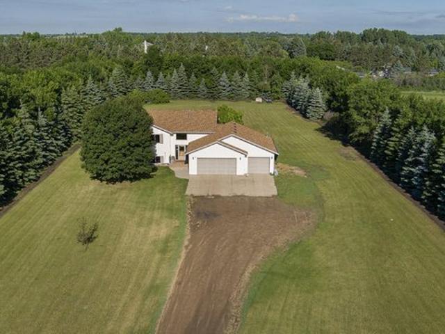 9330 Paige Dr, Bismarck, ND 58503