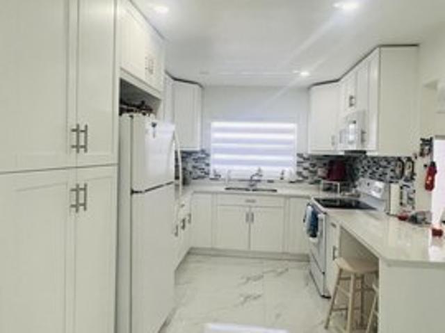 9330 S Sunrise Lakes Blvd Unit 304, Sunrise, FL 33322