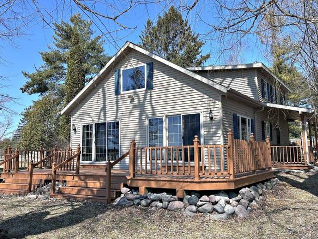 9331 W Lake Dr, Pound, WI 54161