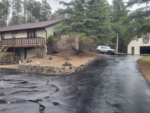 9332 Deer Lake Rd, Crivitz, WI 54114