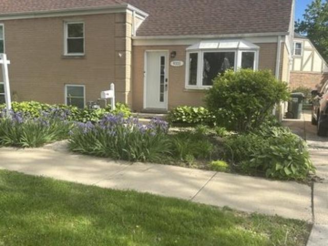 9333 Jackson Ave, Brookfield, IL 60513