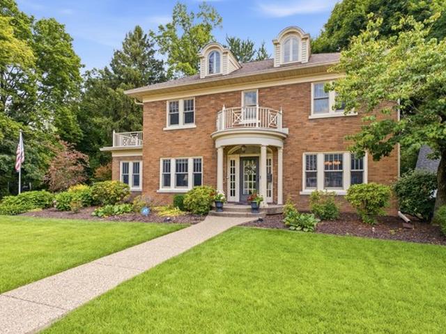 933 22nd St, Moline, IL 61265