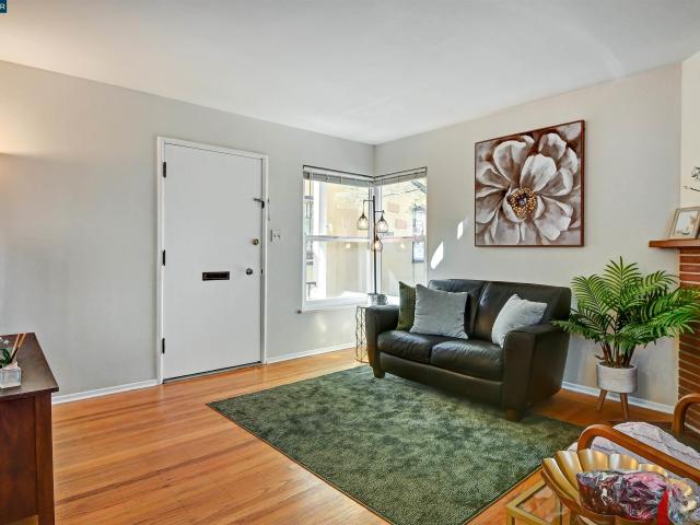 933 Cerrito St, Albany, CA 94706 | MLS #41126 | Compass