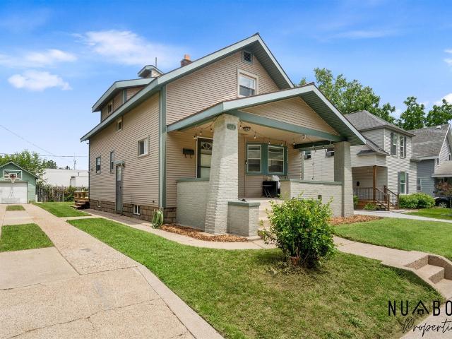 933 Crescent Street