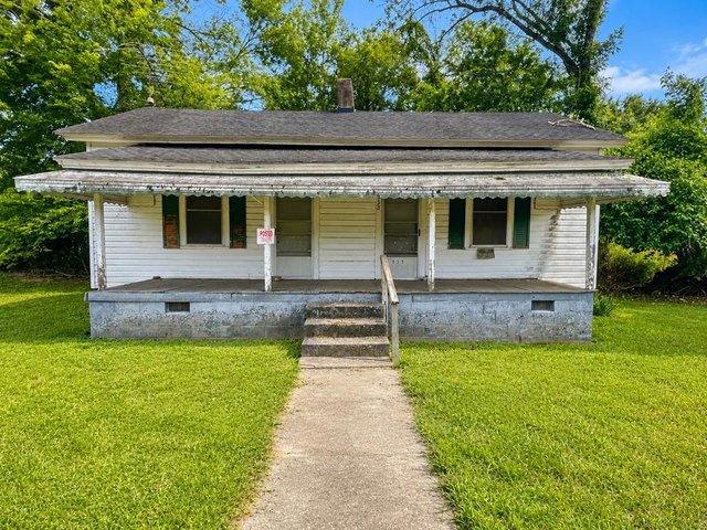 933 Anderson St, Calhoun Falls, SC 29628
