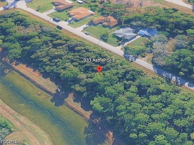 933 Asther St E, Lehigh Acres, FL 33974