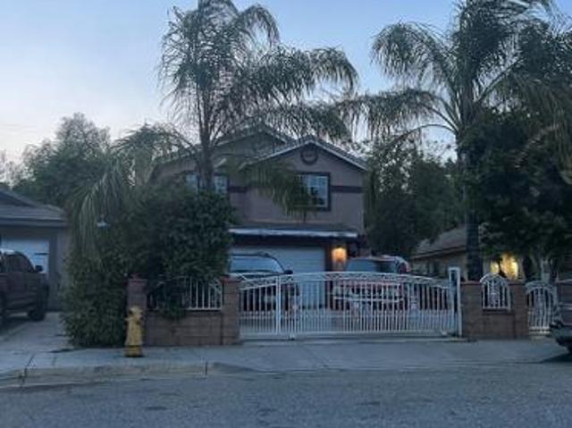 933 Award Dr, Colton, CA 92324