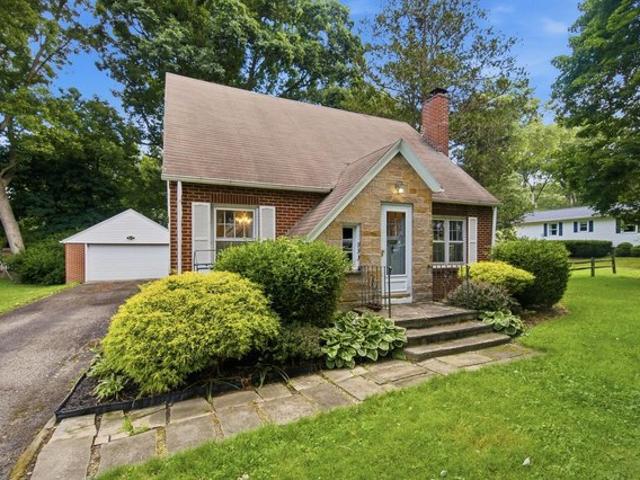933 E High St, Mount Vernon, OH 43050