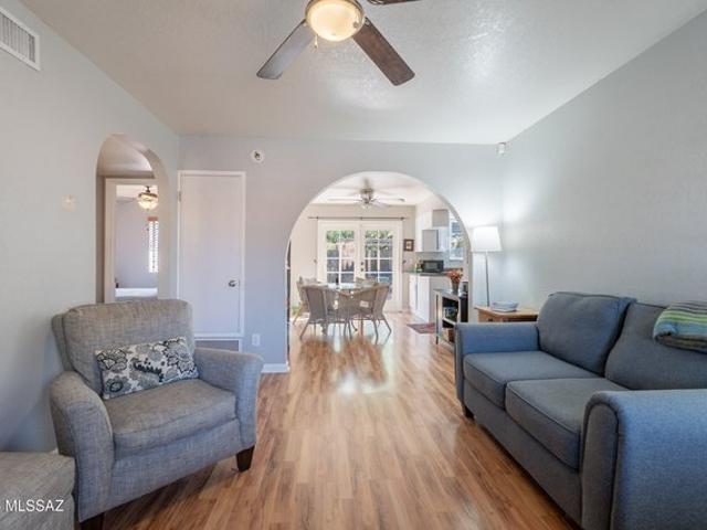 933 E Mesquite Dr, Tucson, AZ 85719