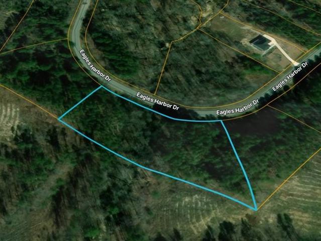 933 Eagles Harbor Dr, Hodges, SC 29653