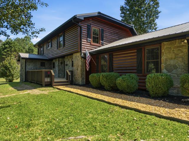 933 Halls Valley Road