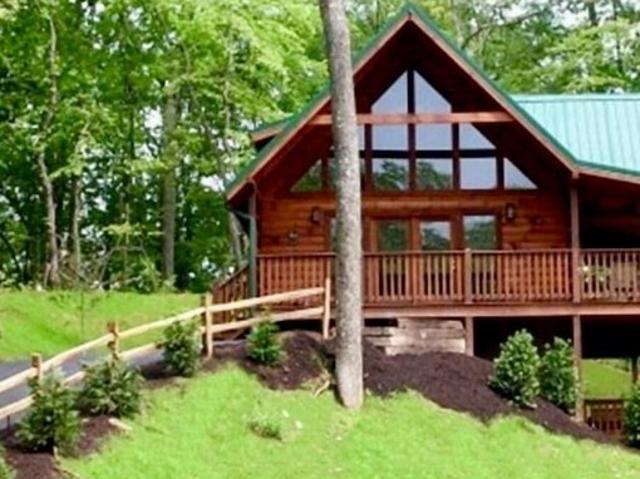 933 High Mountain Way, Gatlinburg, TN 37738