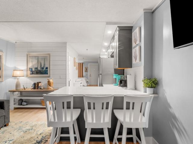 933 Ocean Boulevard # 102